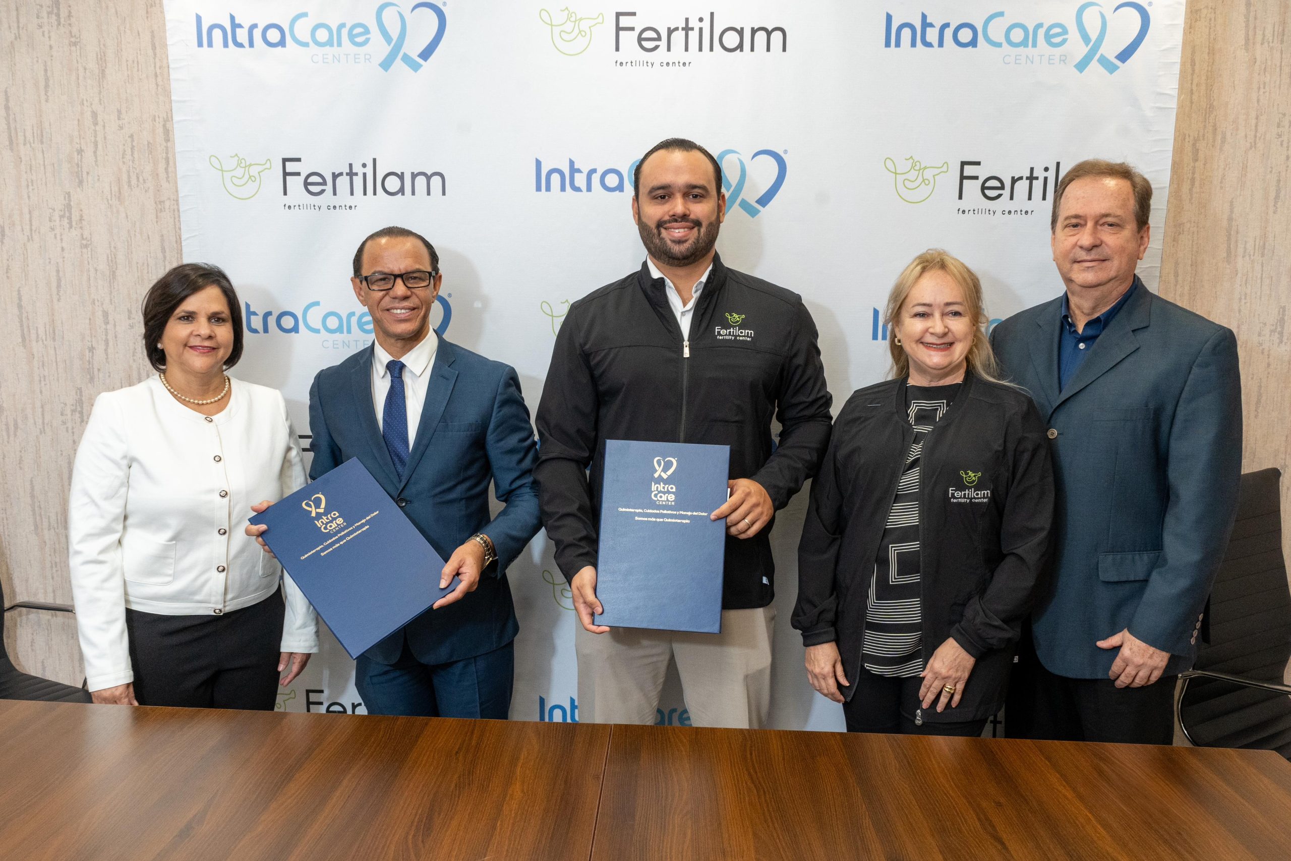 IntraCare Center y Fertilam firman acuerdo para garantizar atención ...